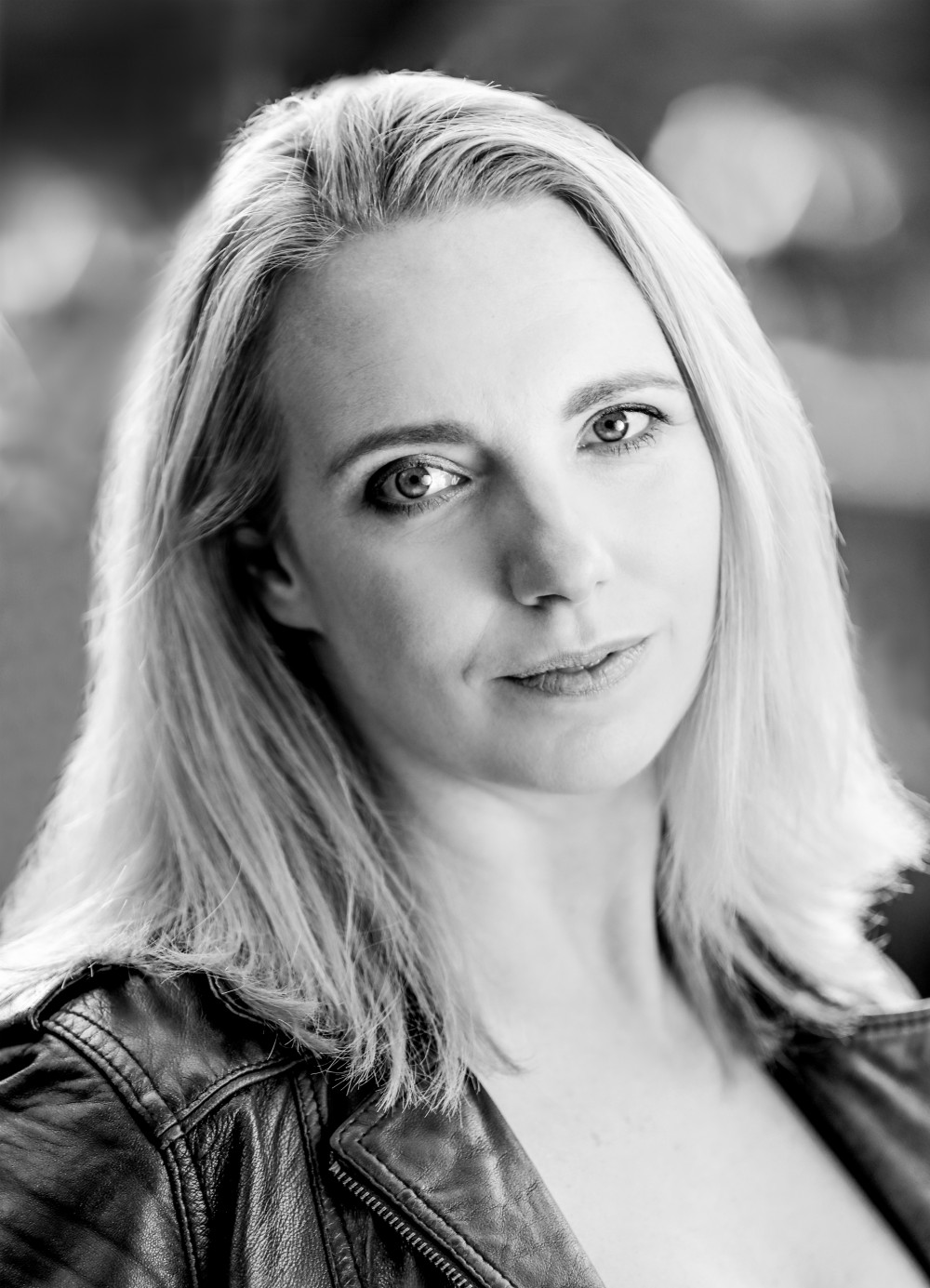 Gillian headshot Teele Photography-18 – Gillian Dean